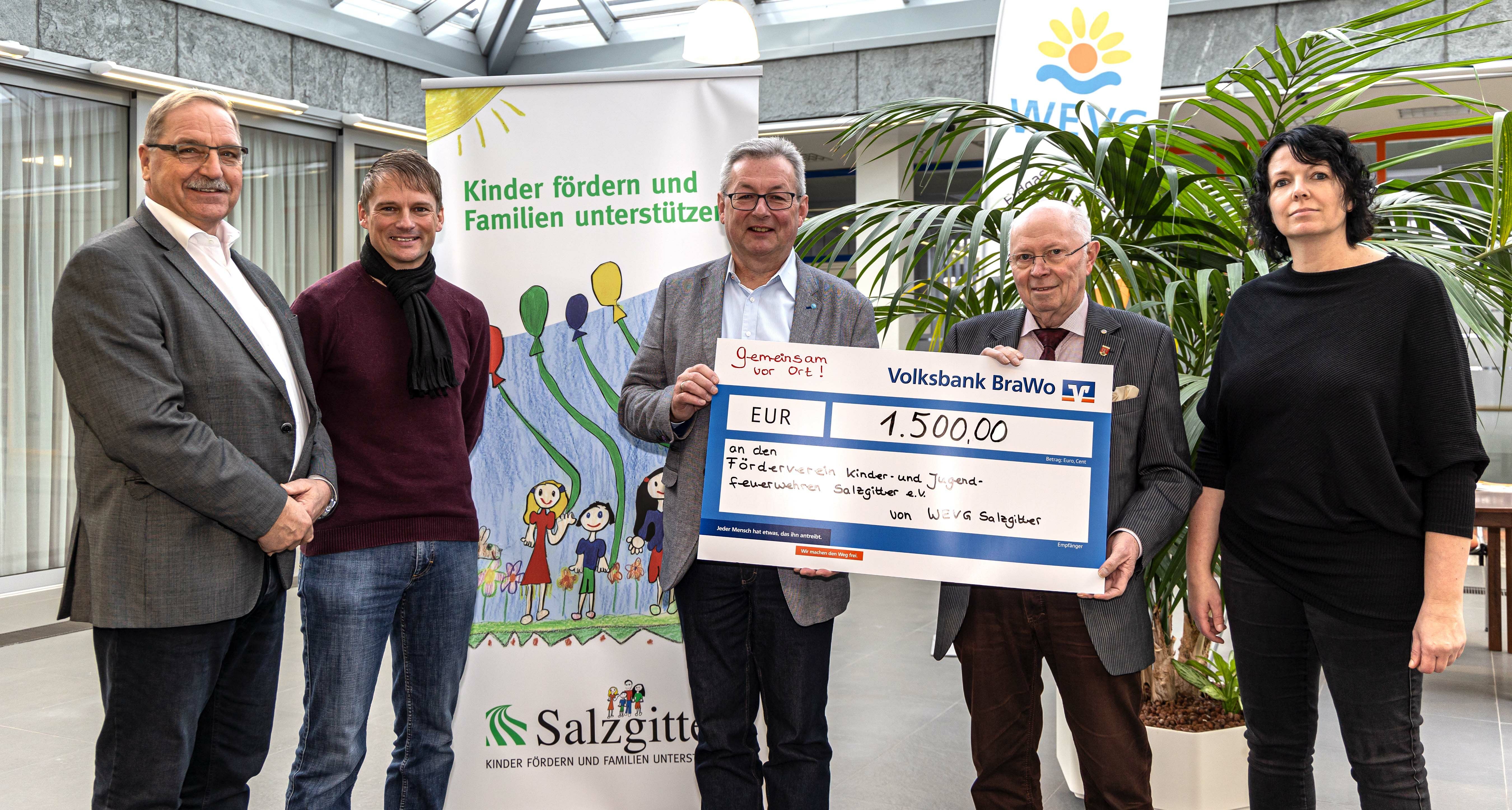 Förderverein der Kinder- und Jugendfeuerwehren Salzgitter erhält Spende ...